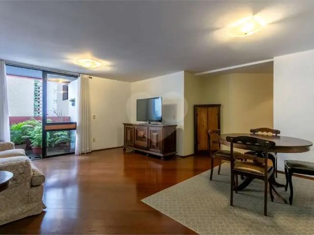 Apartamento para Venda em São Paulo/SP Moema 3 Quartos