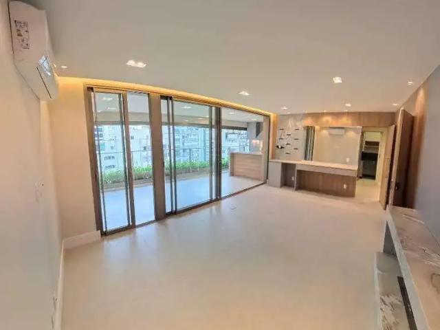 Apartamento para Venda em São Paulo/SP Moema 3 Quartos