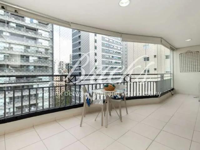 Apartamento para Venda em São Paulo/SP Moema 3 Quartos