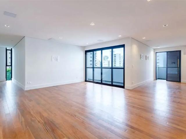 Apartamento para Venda em São Paulo/SP Moema 3 Quartos