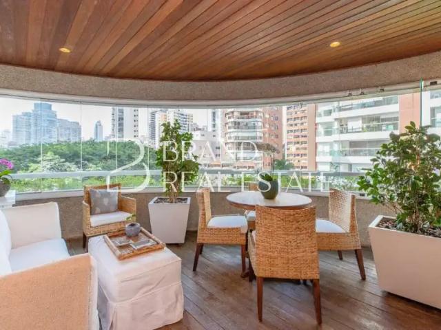 Apartamento para Venda em São Paulo/SP Moema 3 Quartos