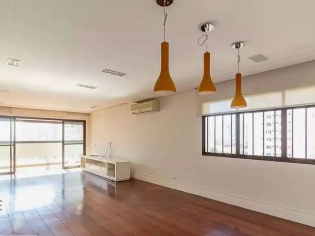 Apartamento para Venda em São Paulo/SP Moema 3 Quartos