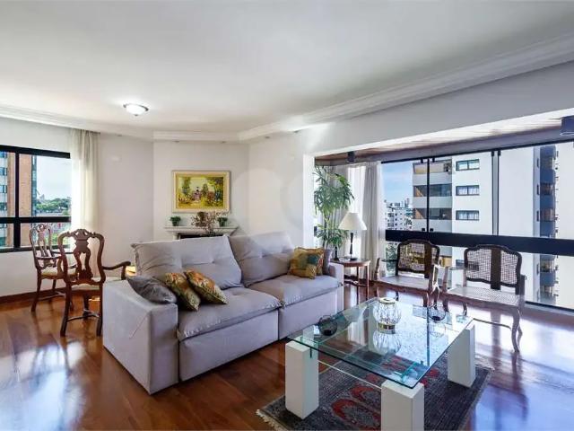 Apartamento para Venda em São Paulo/SP Moema 3 Quartos