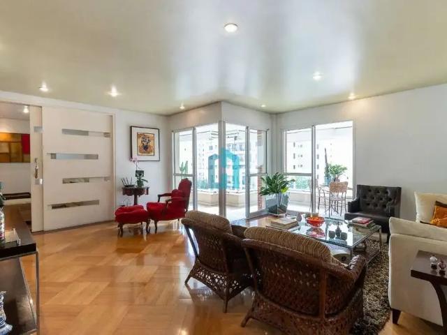 Apartamento para Venda em São Paulo/SP Moema 3 Quartos