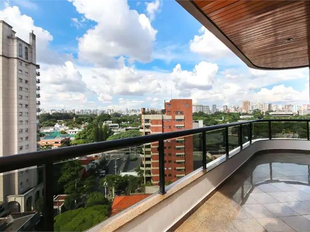 Apartamento para Venda em São Paulo/SP Moema 3 Quartos