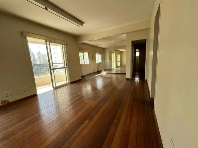 Apartamento para Venda em São Paulo/SP Moema 3 Quartos