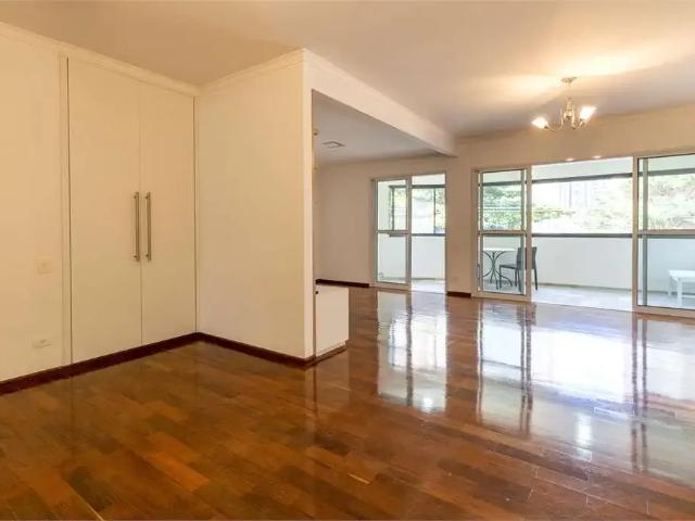Apartamento para Venda em São Paulo/SP Moema 3 Quartos