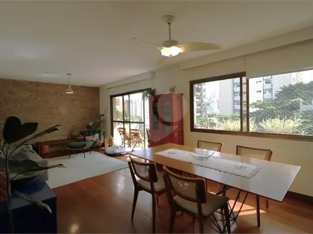 Apartamento para Venda em São Paulo/SP Moema 3 Quartos