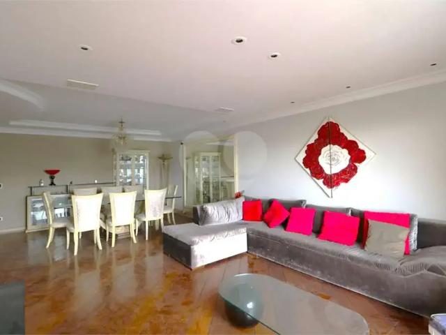Apartamento para Venda em São Paulo/SP Moema 3 Quartos