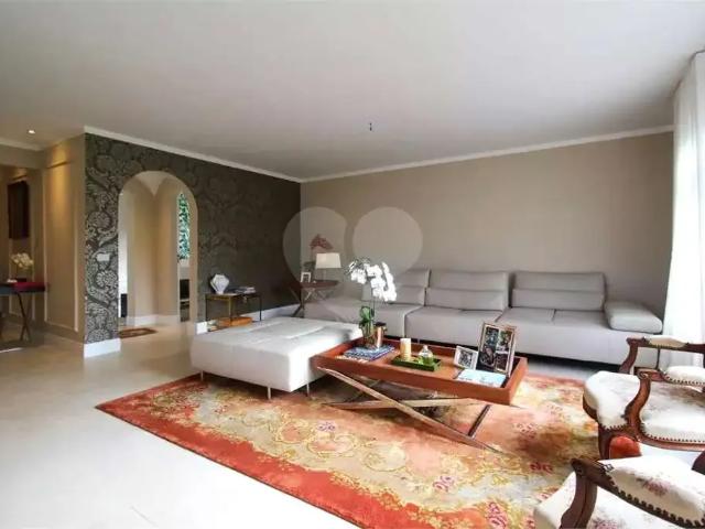 Apartamento para Venda em São Paulo/SP Moema 3 Quartos