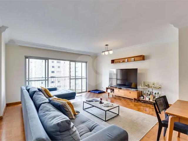 Apartamento para Venda em São Paulo/SP Moema 3 Quartos