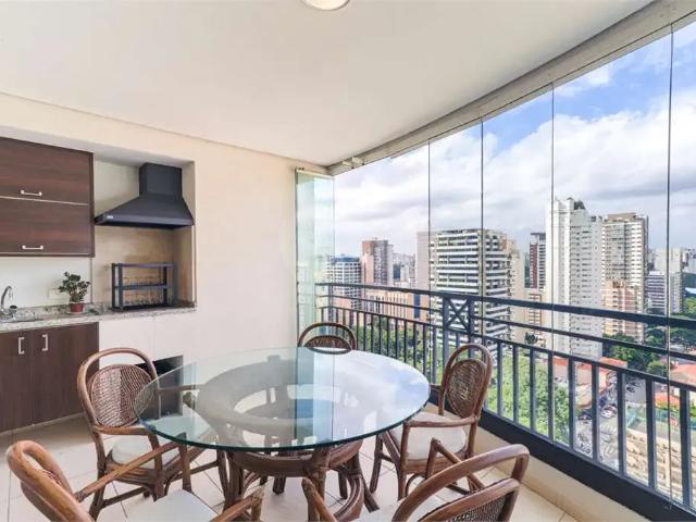 Apartamento para Venda em São Paulo/SP Moema 3 Quartos