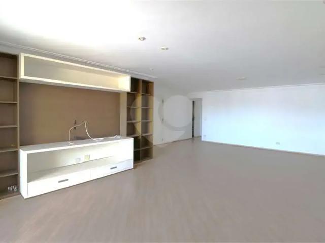 Apartamento para Venda em São Paulo/SP Moema 3 Quartos