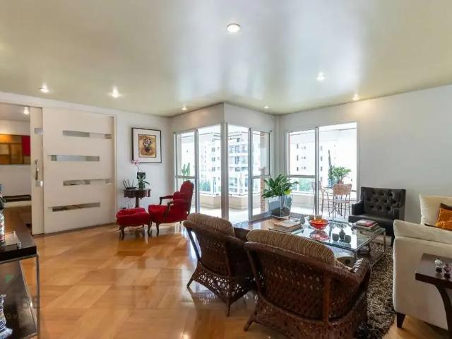Apartamento para Venda em São Paulo/SP Moema 3 Quartos