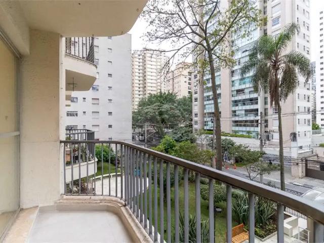 Apartamento para Venda em São Paulo/SP Moema 3 Quartos
