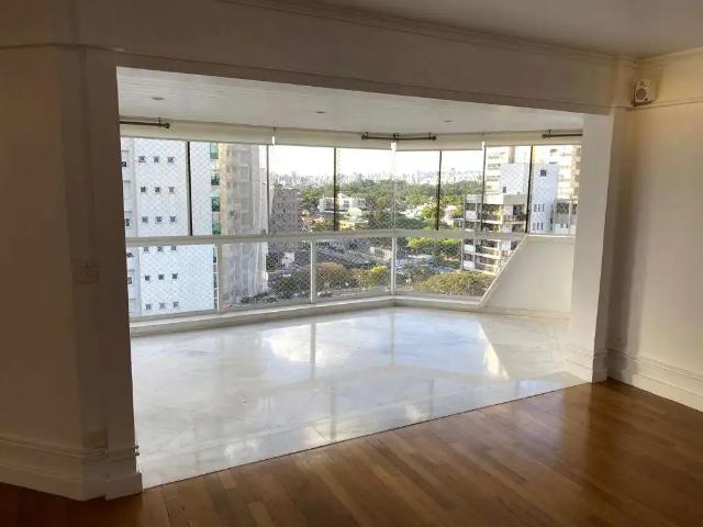 Apartamento para Venda em São Paulo/SP Moema 3 Quartos