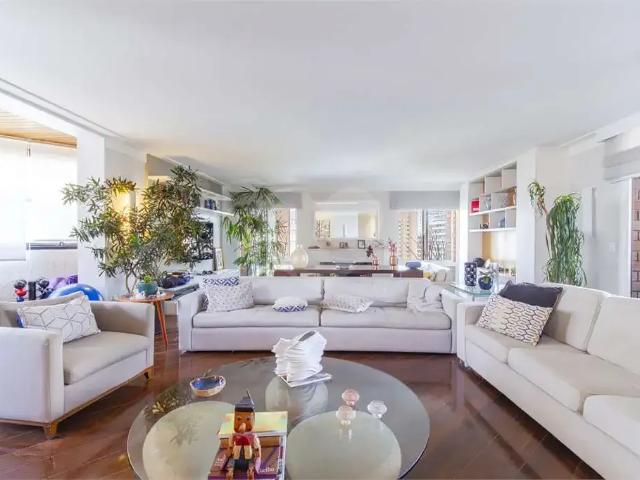 Apartamento para Venda em São Paulo/SP Moema 4 Quartos