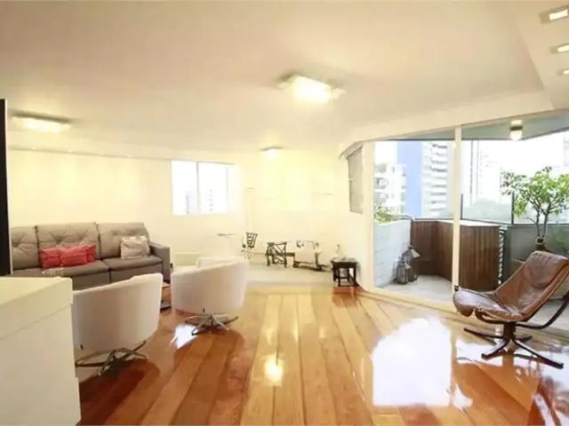 Apartamento para Venda em São Paulo/SP Moema 4 Quartos