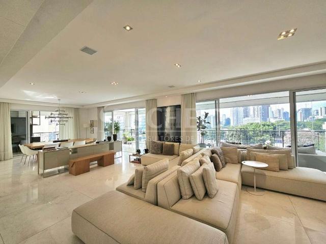 Apartamento para Venda em São Paulo/SP Moema 4 Quartos
