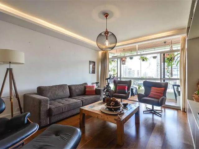Apartamento para Venda em São Paulo/SP Moema 4 Quartos