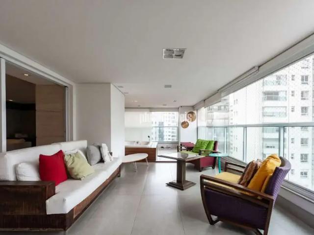 Apartamento para Venda em São Paulo/SP Moema 4 Quartos