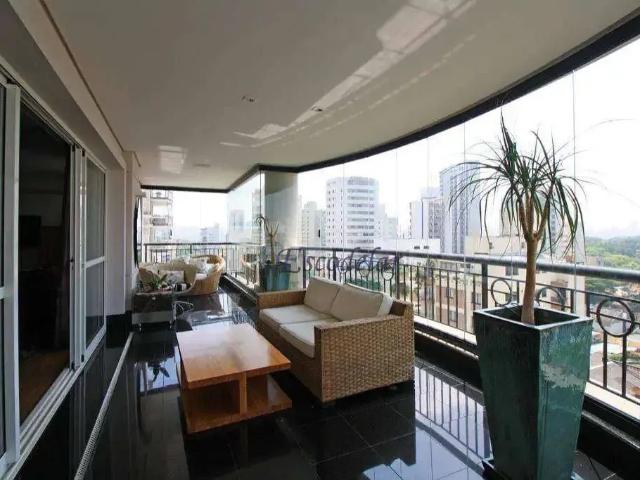 Apartamento para Venda em São Paulo/SP Moema 4 Quartos