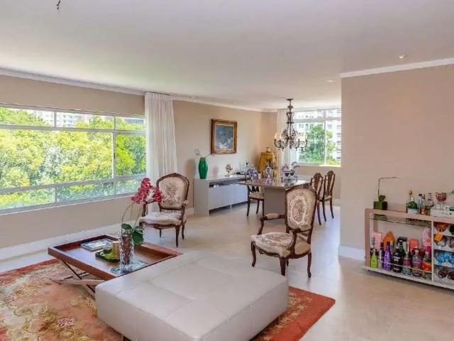 Apartamento para Venda em São Paulo/SP Moema 4 Quartos