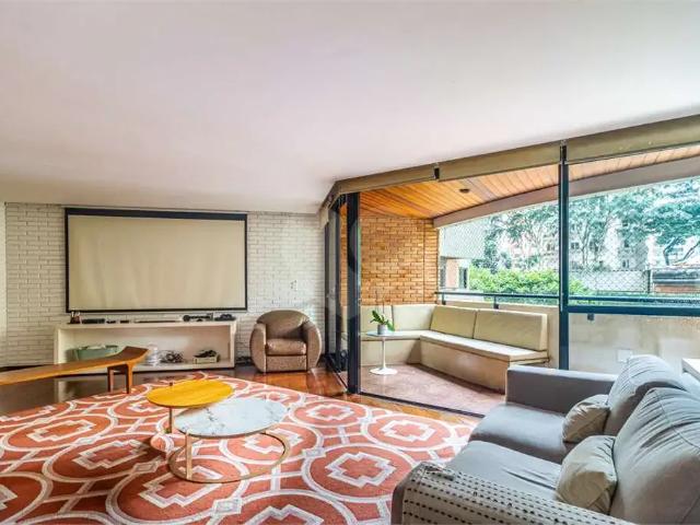 Apartamento para Venda em São Paulo/SP Moema 4 Quartos