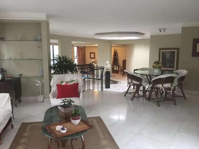 Apartamento para Venda em São Paulo/SP Moema 4 Quartos