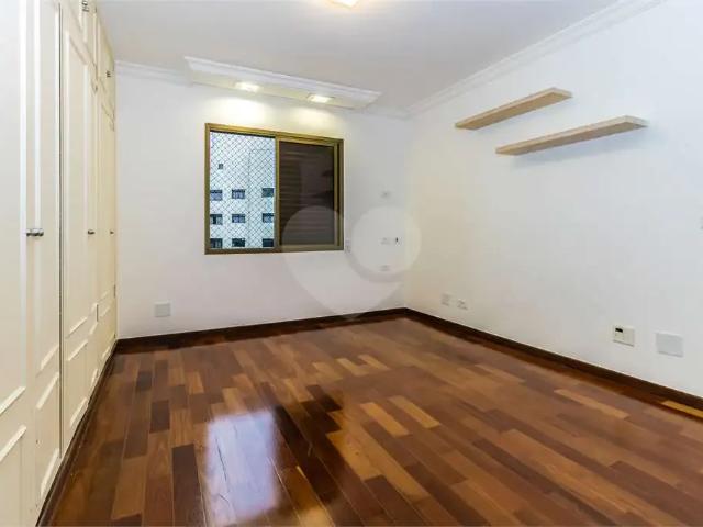 Apartamento para Venda em São Paulo/SP Moema 4 Quartos