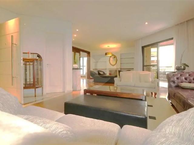 Apartamento para Venda em São Paulo/SP Moema 4 Quartos