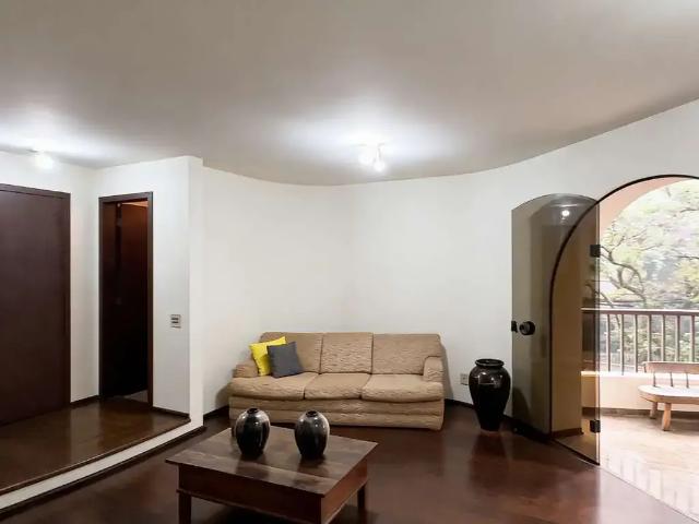 Apartamento para Venda em São Paulo/SP Moema 4 Quartos