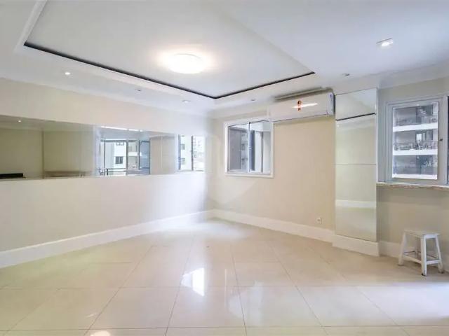 Apartamento para Venda em São Paulo/SP Moema 4 Quartos