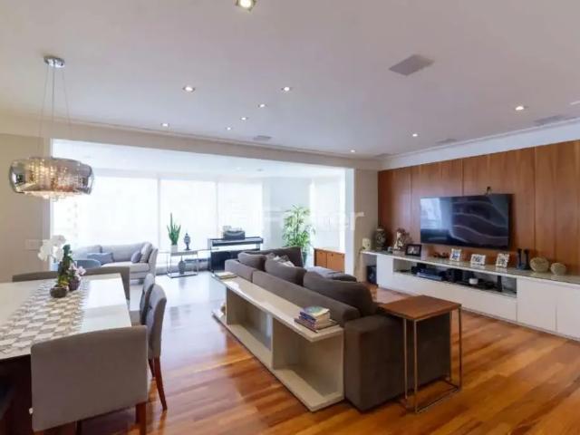 Apartamento para Venda em São Paulo/SP Moema 4 Quartos