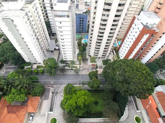 Apartamento para Venda em São Paulo/SP Moema 4 Quartos