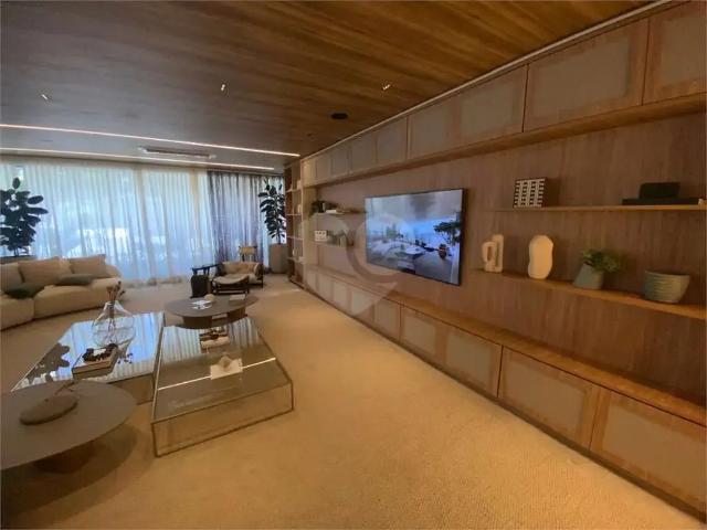 Apartamento para Venda em São Paulo/SP Moema 4 Quartos