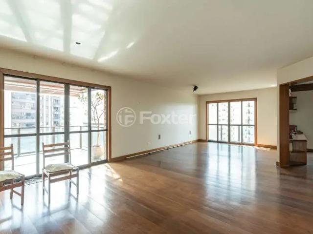 Apartamento para Venda em São Paulo/SP Moema 4 Quartos