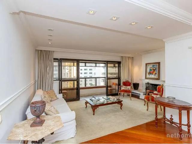 Apartamento para Venda em São Paulo/SP Moema 4 Quartos