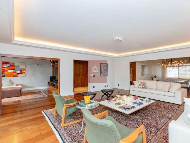 Apartamento para Venda em São Paulo/SP Moema 4 Quartos