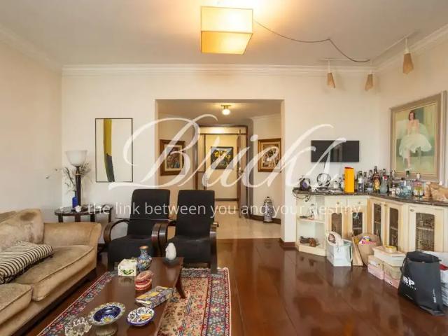 Apartamento para Venda em São Paulo/SP Moema 4 Quartos