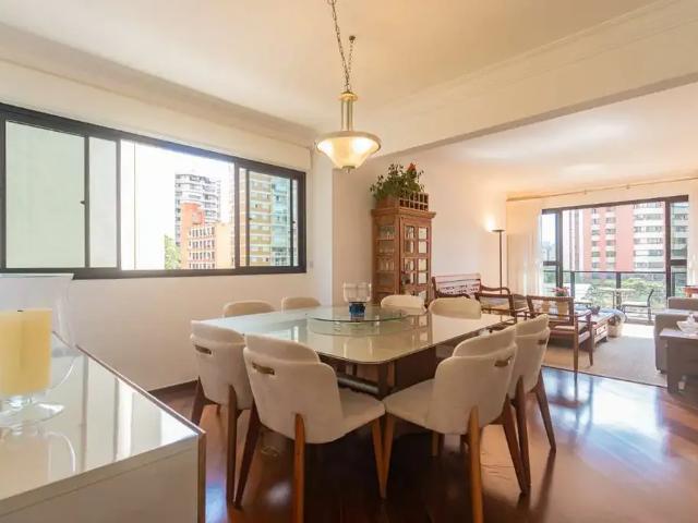 Apartamento para Venda em São Paulo/SP Moema 3 Quartos