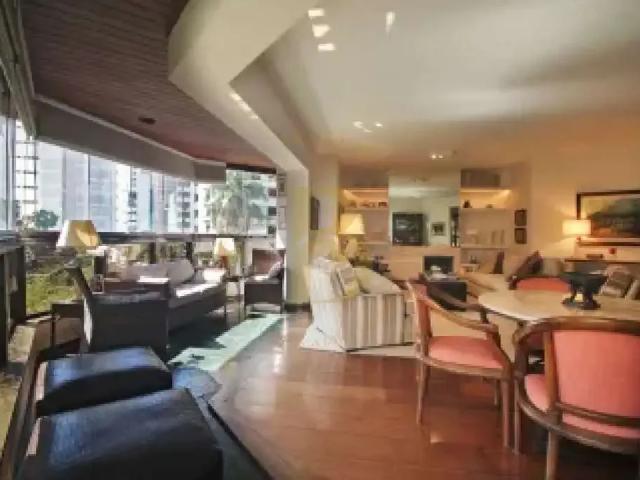 Apartamento para Venda em São Paulo/SP Moema 4 Quartos