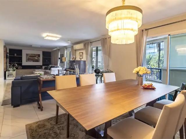 Apartamento para Venda em São Paulo/SP Moema 4 Quartos