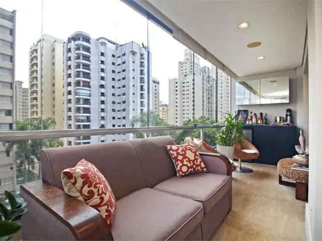 Apartamento para Venda em São Paulo/SP Moema 4 Quartos