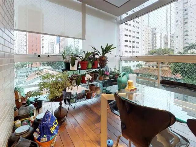 Apartamento para Venda em São Paulo/SP Moema 4 Quartos