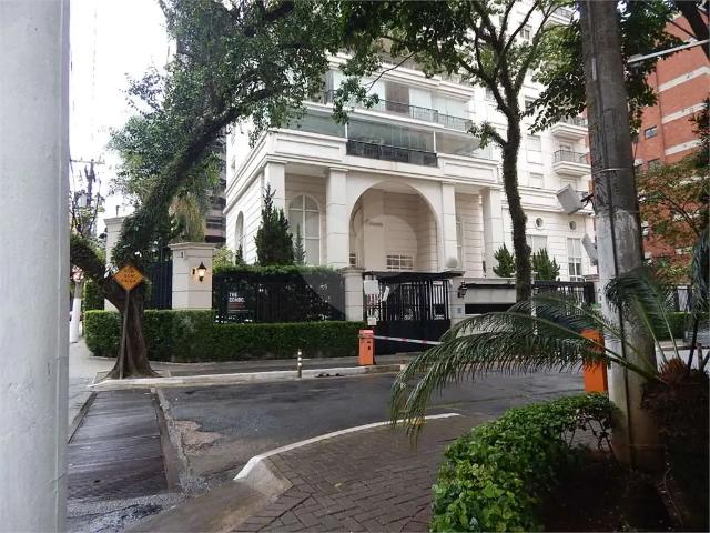Apartamento para Venda em São Paulo/SP Moema 4 Quartos
