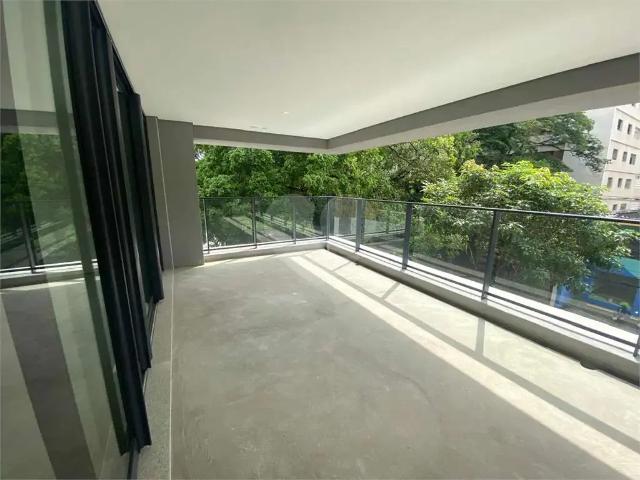 Apartamento para Venda em São Paulo/SP Moema 4 Quartos