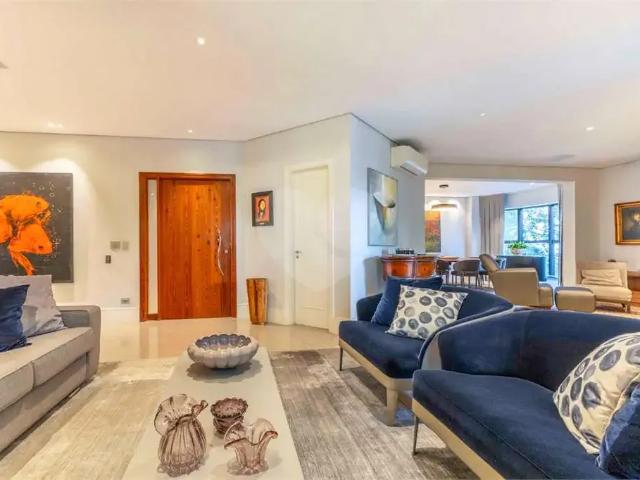 Apartamento para Venda em São Paulo/SP Moema 4 Quartos