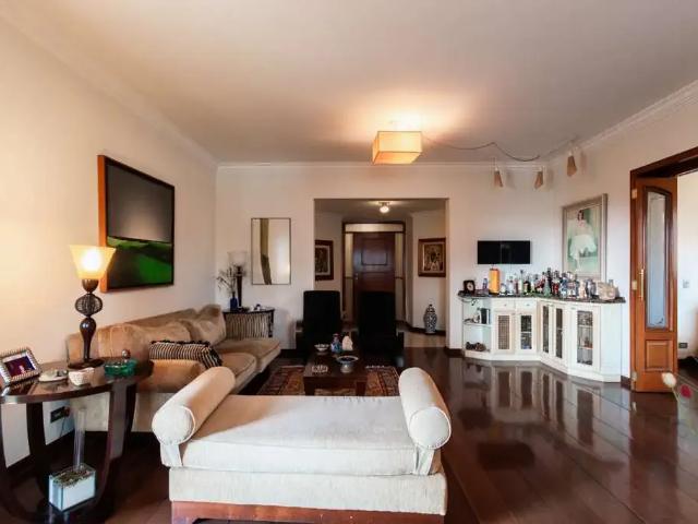 Apartamento para Venda em São Paulo/SP Moema 4 Quartos