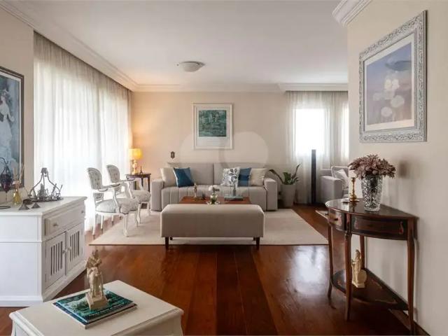Apartamento para Venda em São Paulo/SP Moema 4 Quartos